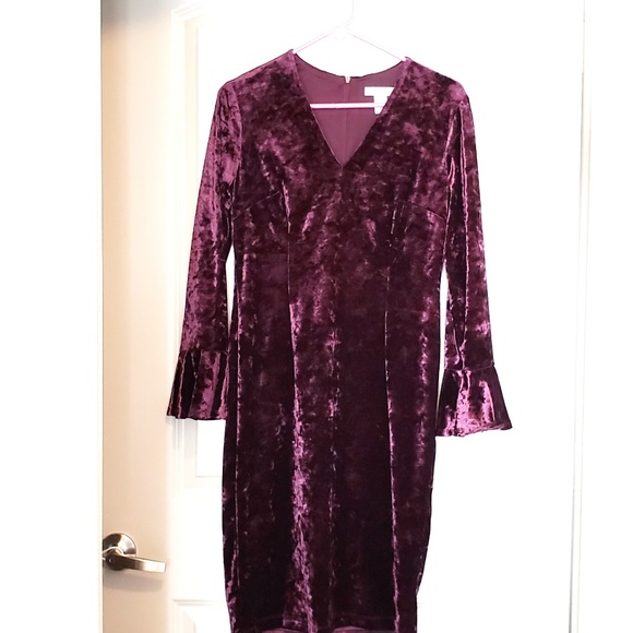 London Times | Dresses | V Neck Velvet Raisinpurple Dress Guc | Poshmark